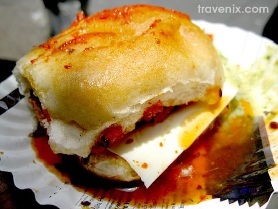 18 Famous Street Foods to Try at Dadar - Mumbai