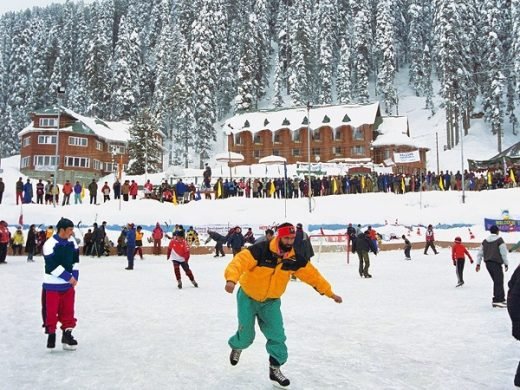 8 Best Indoor and Outdoor Ice Skating Rinks in India