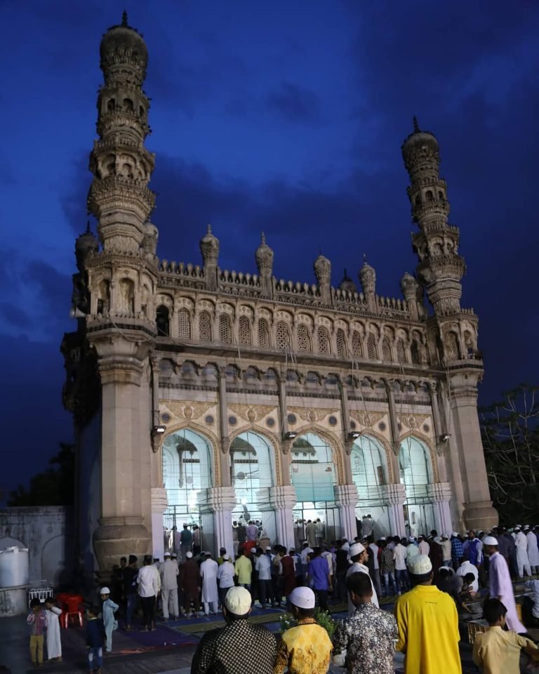 13 Popular Mosques Located in Hyderabad - Religious Places Near Me
